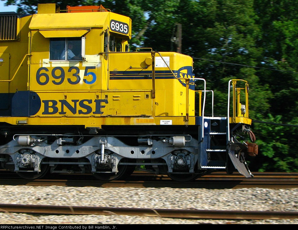BNSF 6935